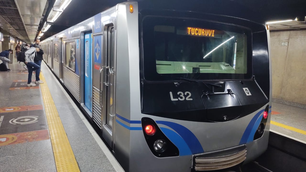 Linha 1-azul tem problemas na manhã desta quarta (11)