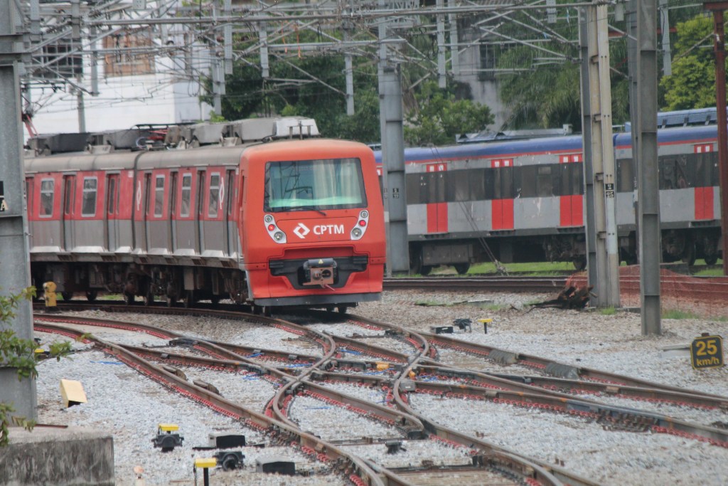 Linha 12-Safira volta a operação normal depois de problemas