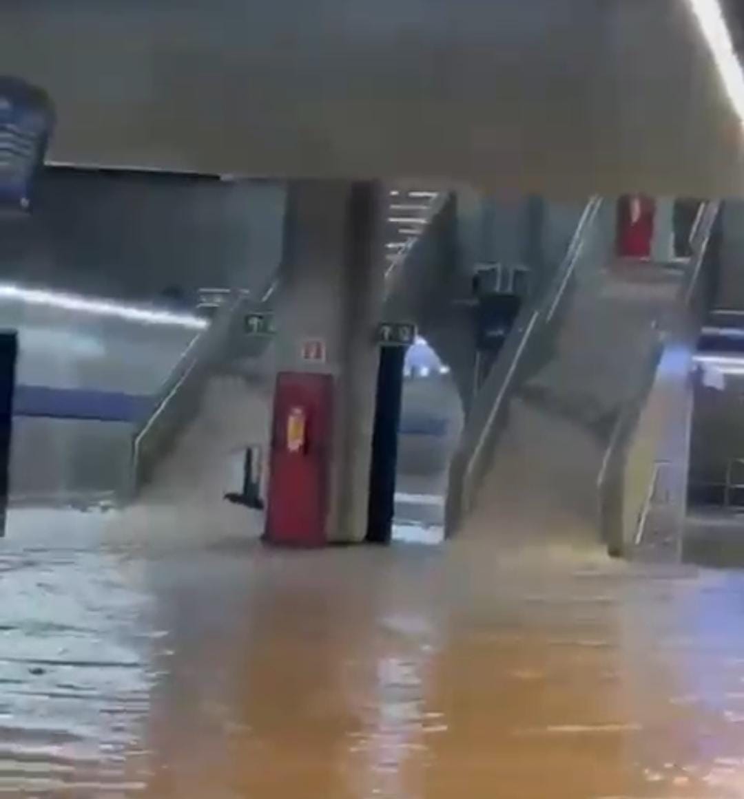 Alagamento afeta Linha 1-Azul do Metrô e PAESE é ativado